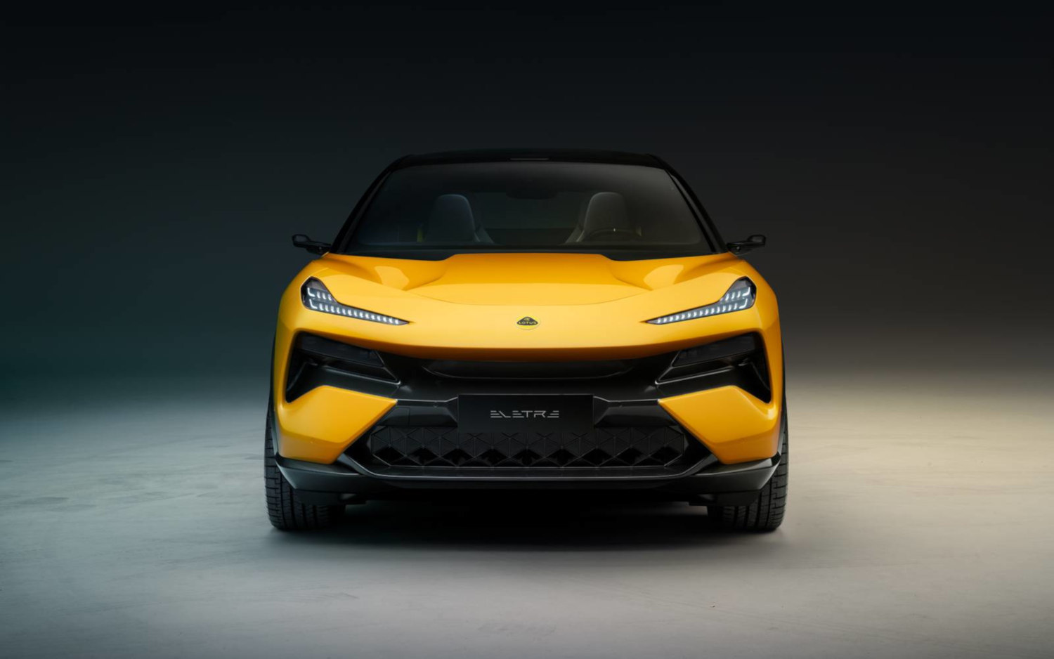 Lotus Eletre R 2023 | SUV Drive